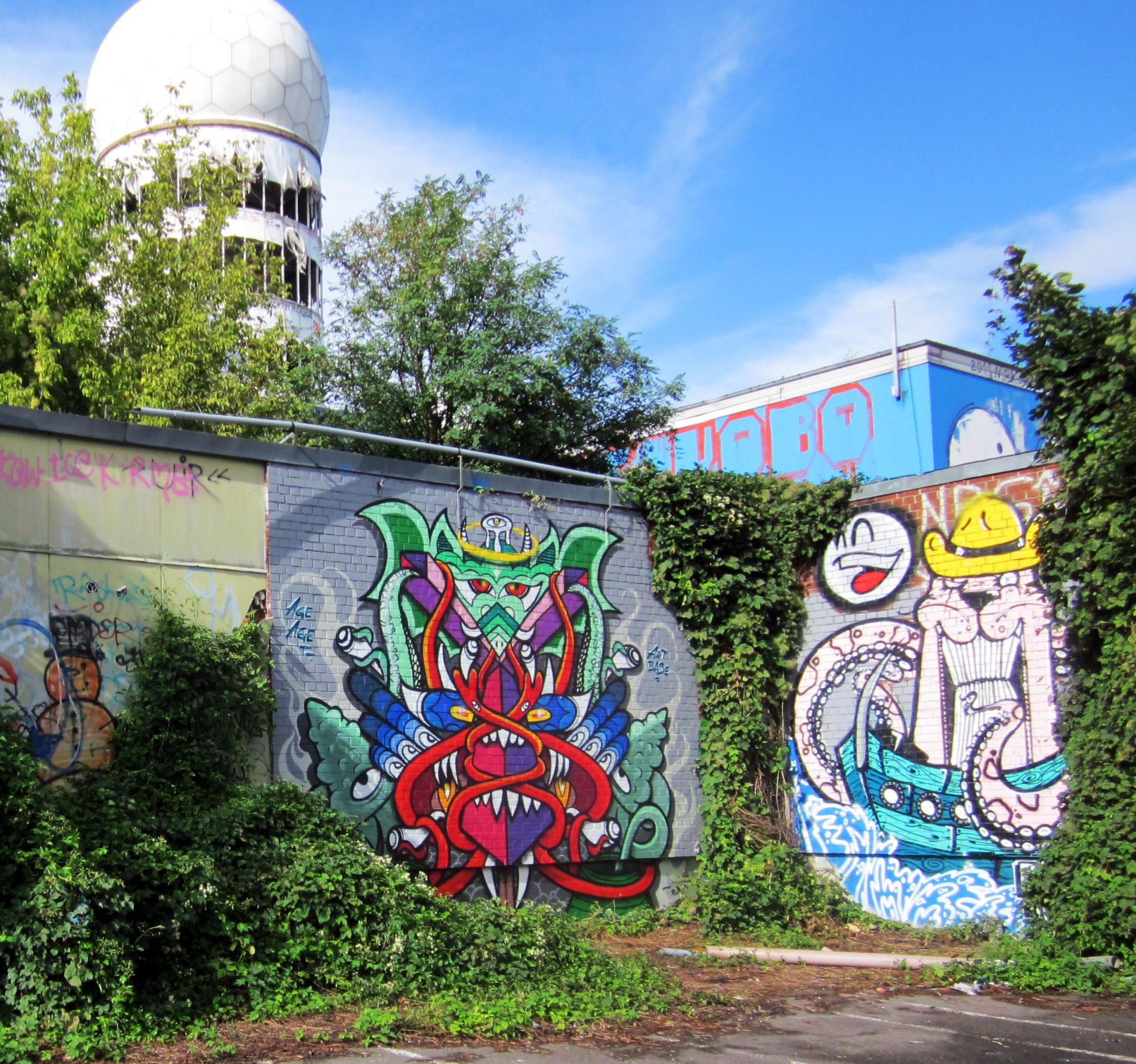 Graffiti Lobby Berlin - Teufelsberg